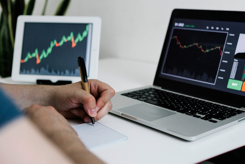 What Are The Best Trading Courses To Teach Online? - Classplus Growth Blog