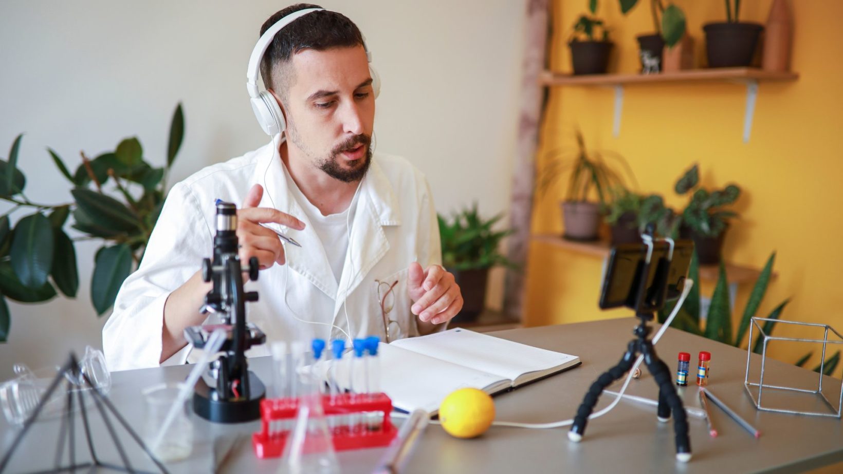 How to Teach Chemistry Online and Earn Money: Detailed Guide